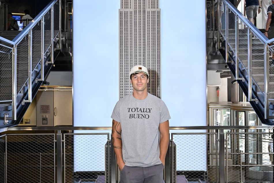 Love Island USA 岛民与帝国大厦联手合作 | 帝国大厦